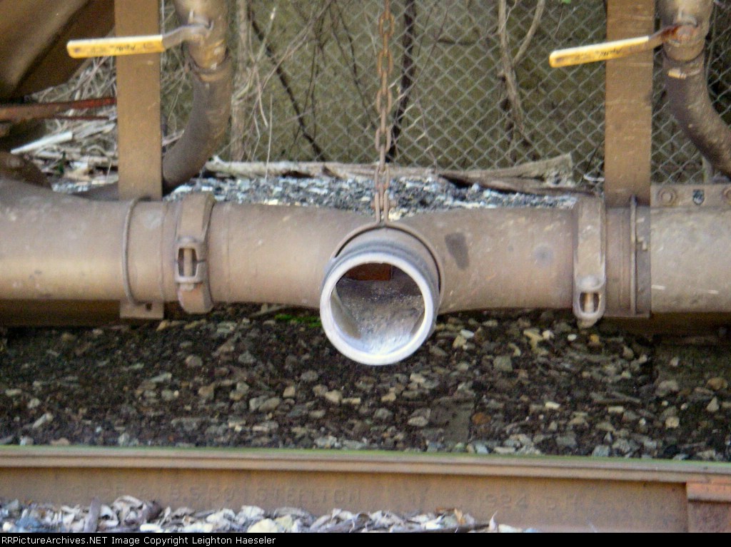 NAHX 551645 uncovered discharge outlet